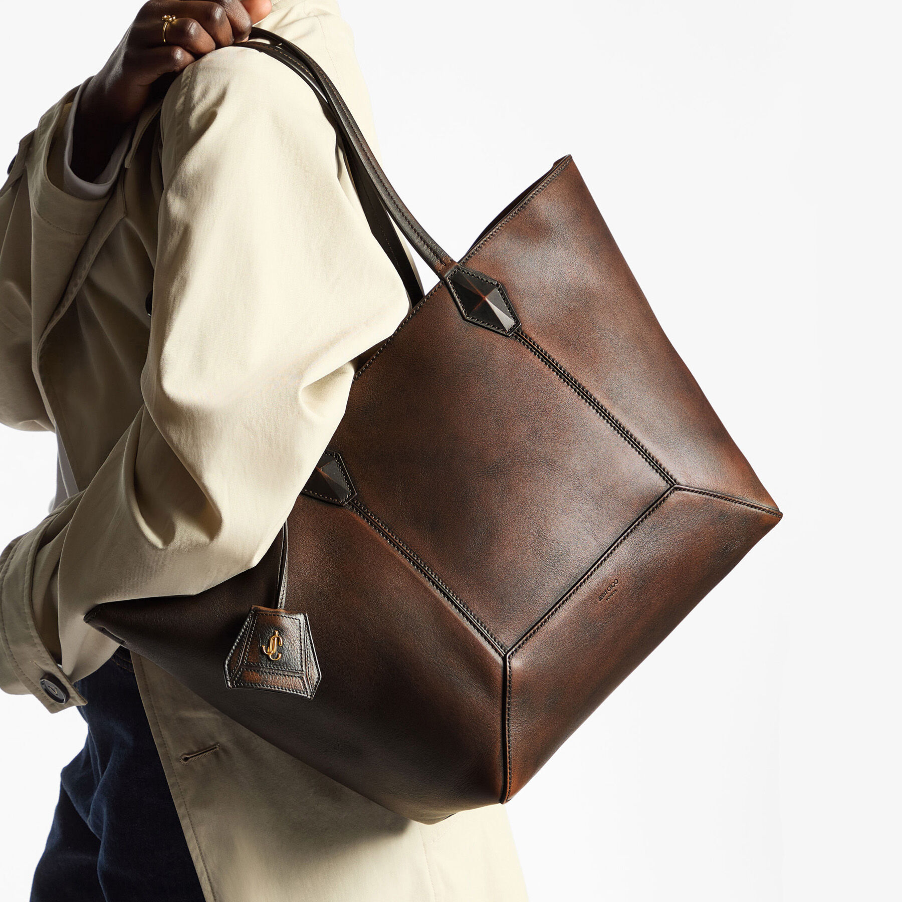 Diamond Tote M | Cognac Smooth Calf Leather Tote Bag | JIMMY CHOO