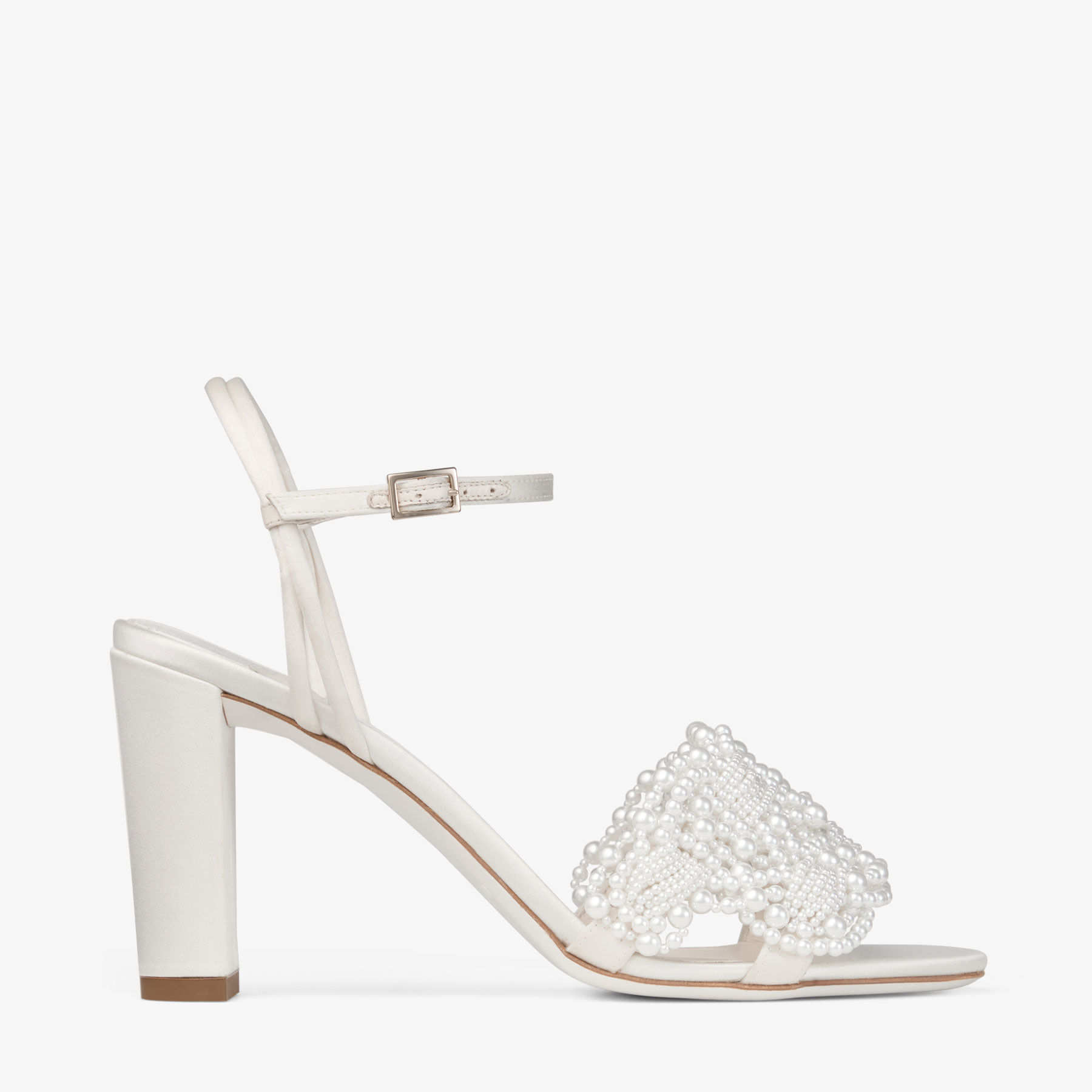 Cary 85 |Sandalo con tacco largo in raso avorio con perle | JIMMY CHOO