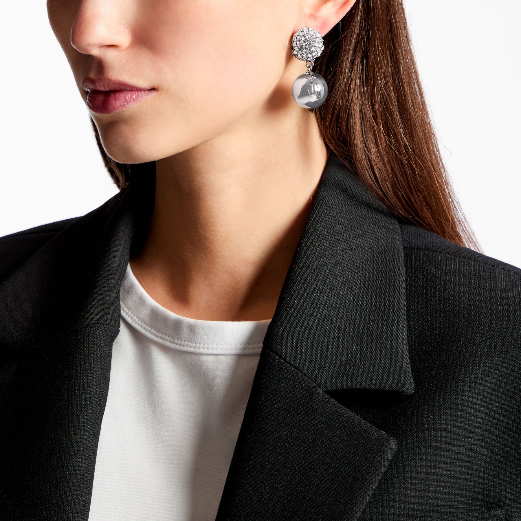 Double Sphere Ohrringe | Silberfarbene Ohrringe mit Kristallkugeln | JIMMY CHOO