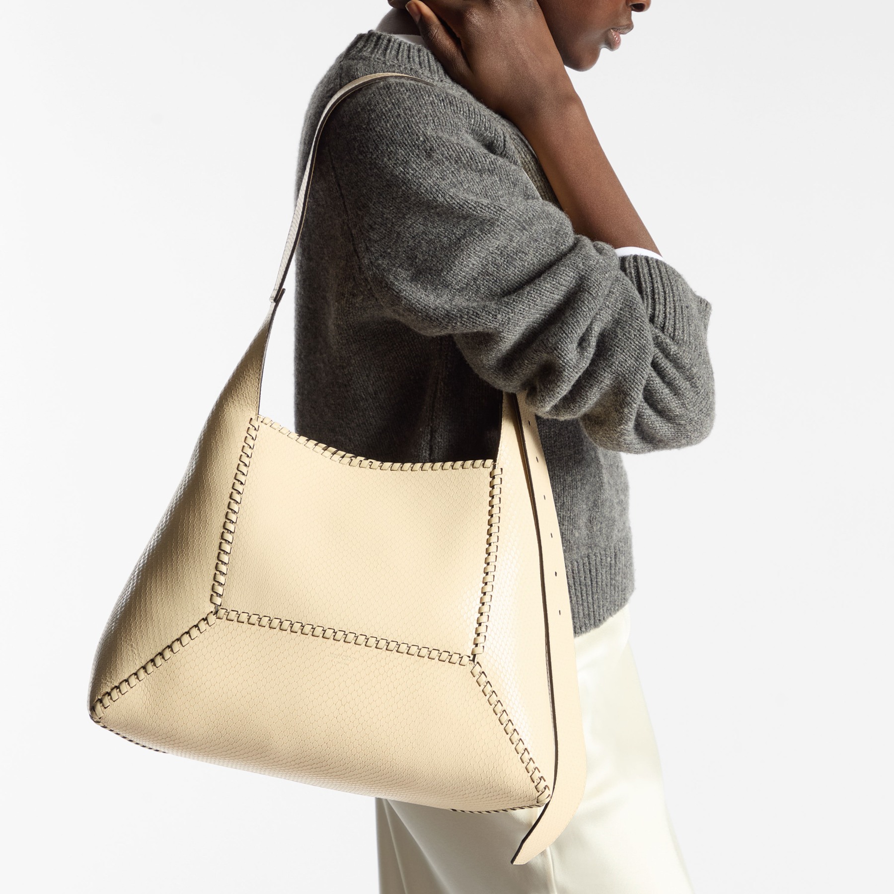 Diamond Hobo M | 机车皮明线缝制饰酪乳色花蛇纹皮单肩包 | JIMMY CHOO