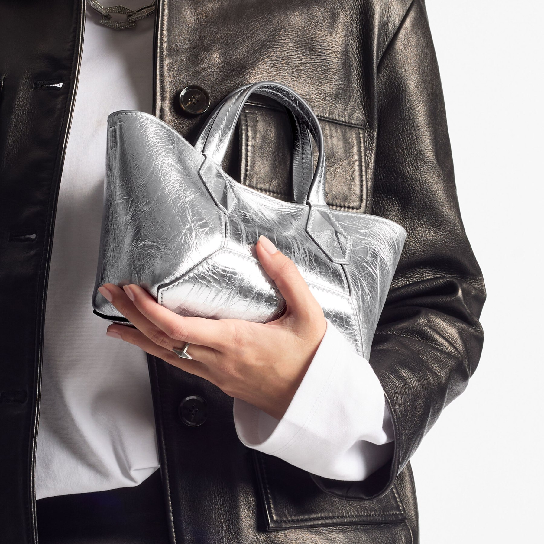 Diamond Tote/XS | Silver Vintage Metallic Leather Mini Bag | JIMMY CHOO