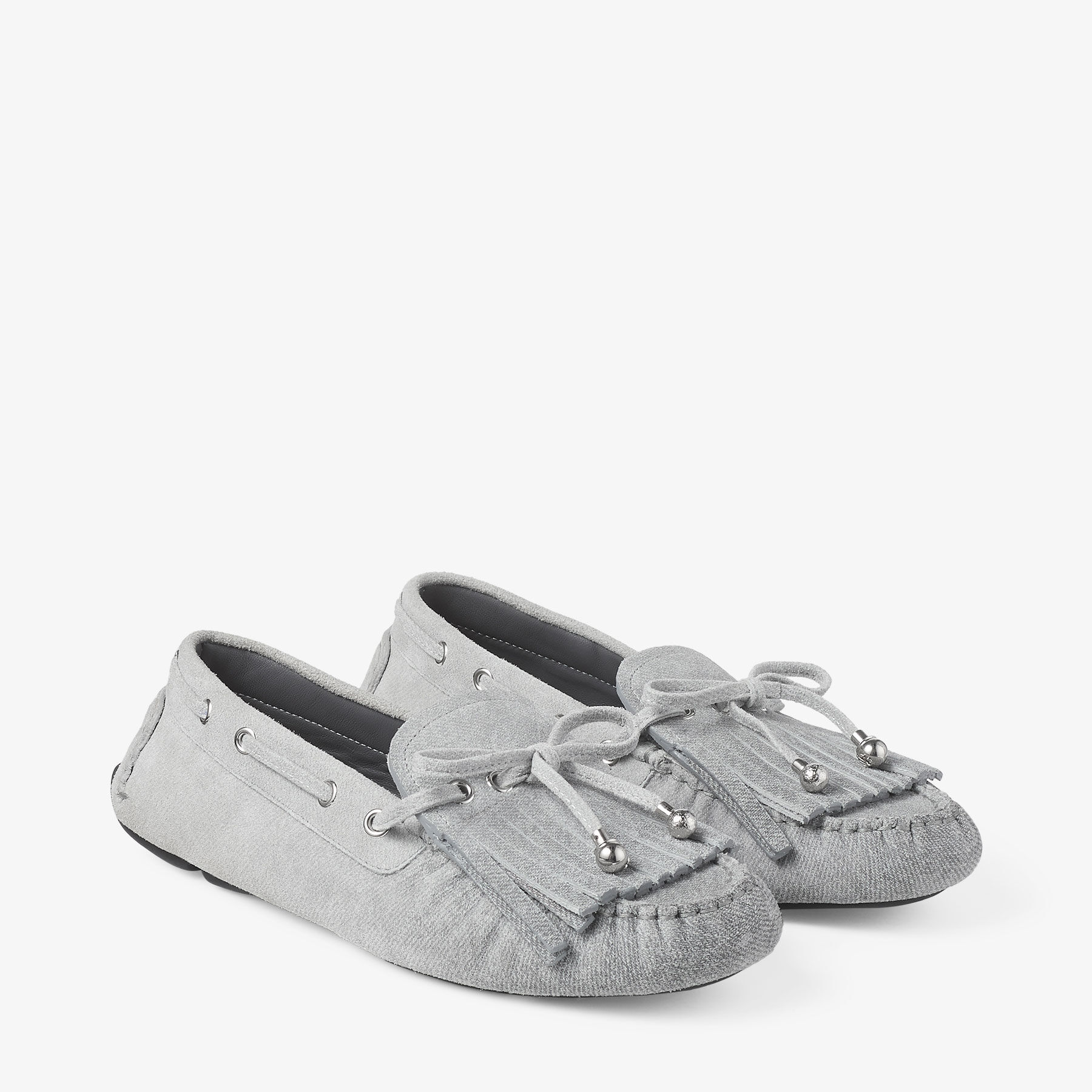 Manon F | Mocasines en ante efecto denim de color gris paloma | Jimmy Choo