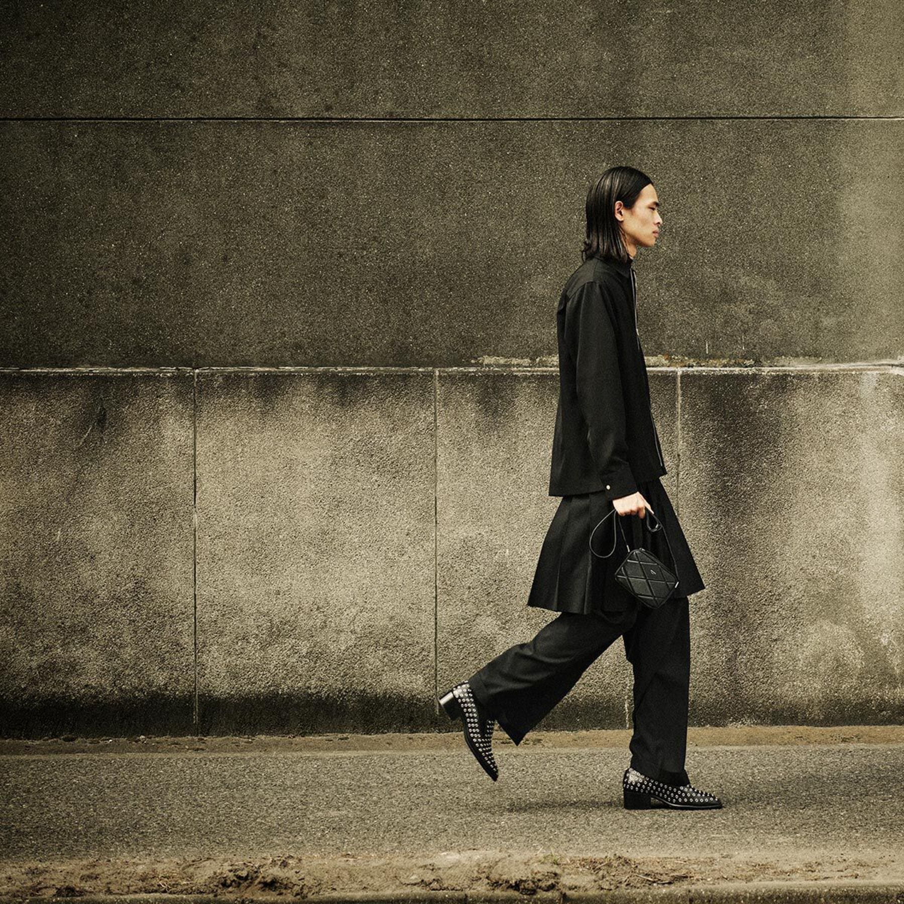 Box Camera S |Black/Gunmetal Diamond Quilted Leather Camera Crossbody ...